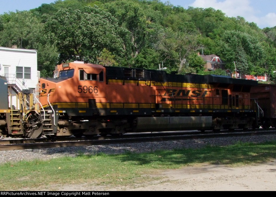 BNSF 5966